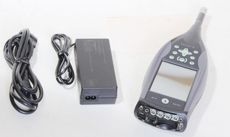 BRUEL & KJAER 2270 OCTAVE BAND SOUND LEVEL METER ZC032 PREAMP & 4189 ...